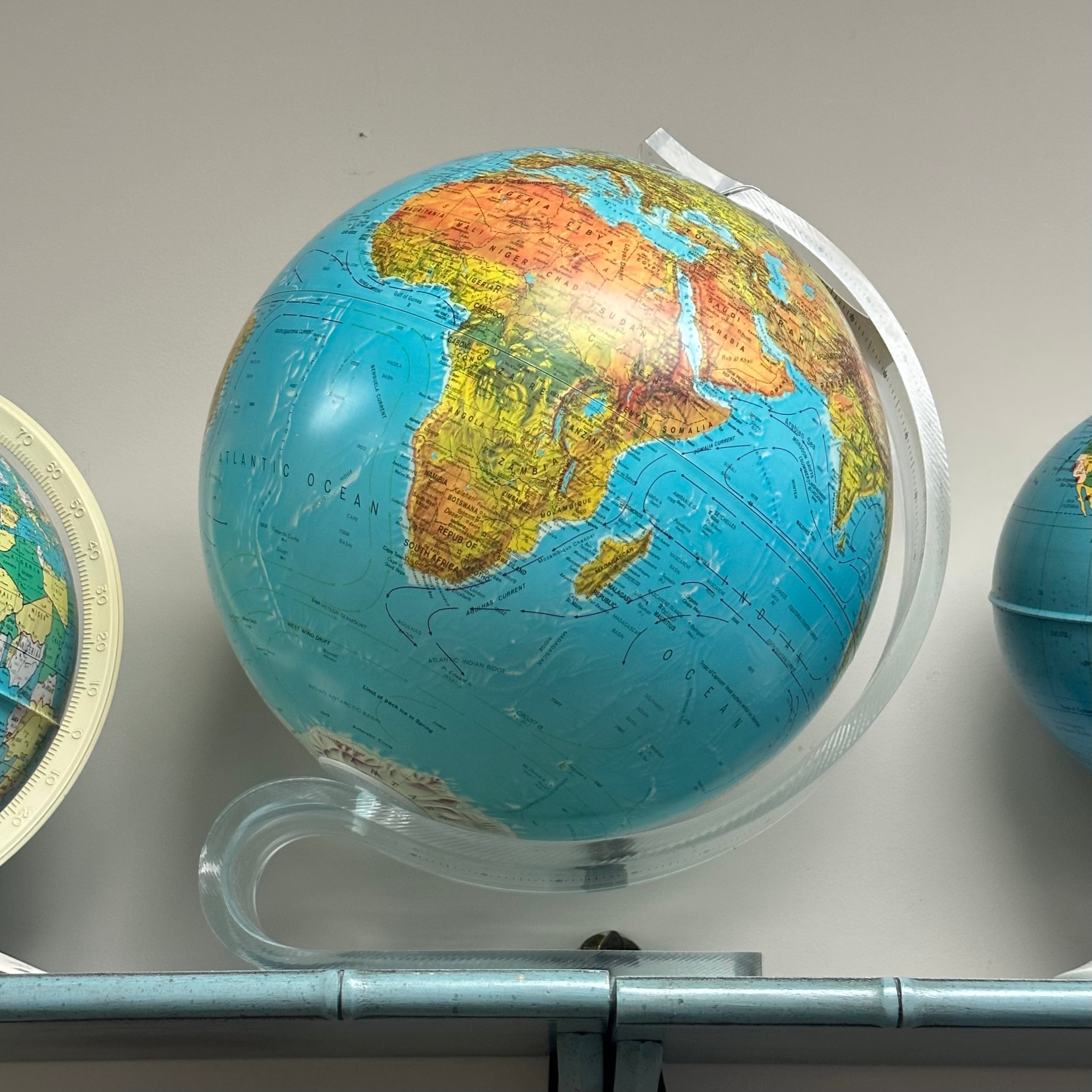 Replogle World Horizon Series Globe Featuring Antique Vintage And